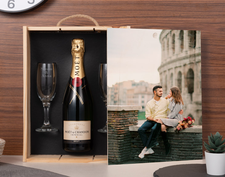 Coffret avec Moët & Chandon et verres personnalisés - MadeinGift