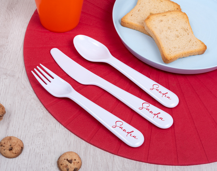 cubiertos personalizados con nombre para niños de plástico