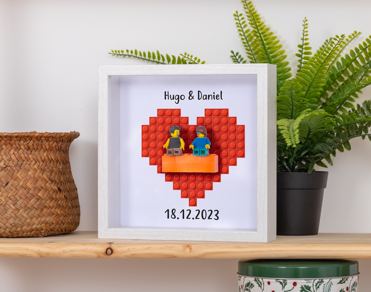 Moldura em madeira "Apaixonados" com minifiguras Lego-MadeInGift
