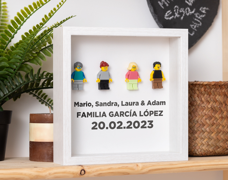 Marco de madera con minifiguras de Lego - Regalo Original