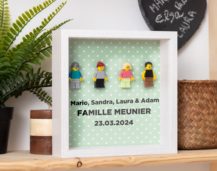 Cadre en bois avec mini-figurines Lego - Made In Gift